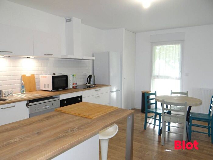 Appartement à louer - Vezin-le-Coquet - 3 pièces - 2 chambres