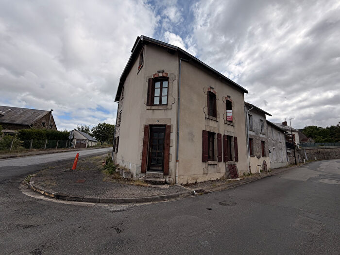 Maison 7 pièces à vendre à Saint-Sulpice-Laurière