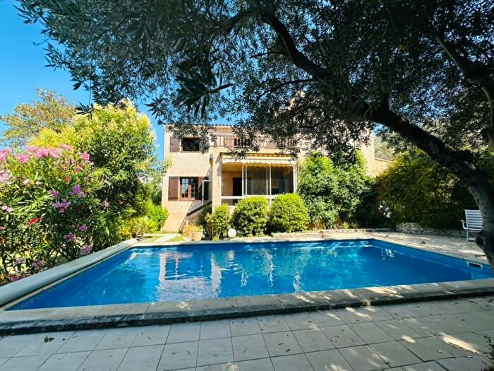 Manosque, Saint-Lazare : Maison 8 pièces à vendre
