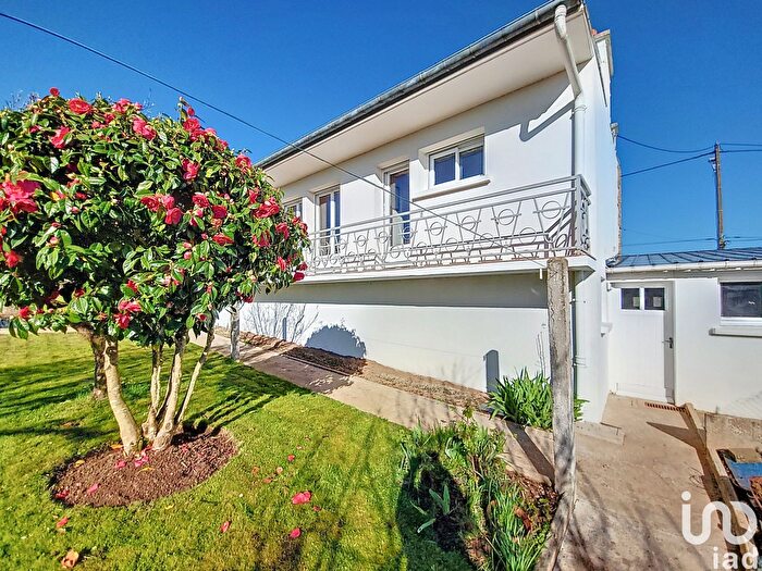 Maisons à vendre et appartements à louer - 1