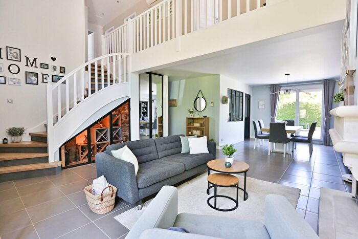 Maison 6 pièces à vendre à Magny-le-Hongre