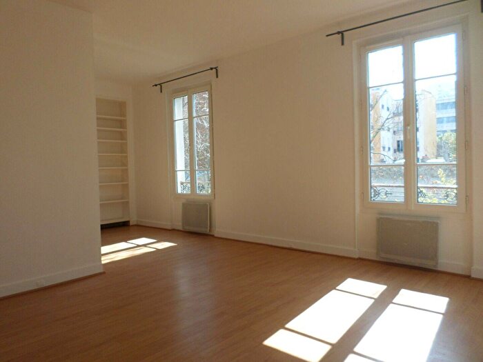 Grandes Carrières-Clichy, Paris 18ème arrondissement : Appartement 2 pièces à louer