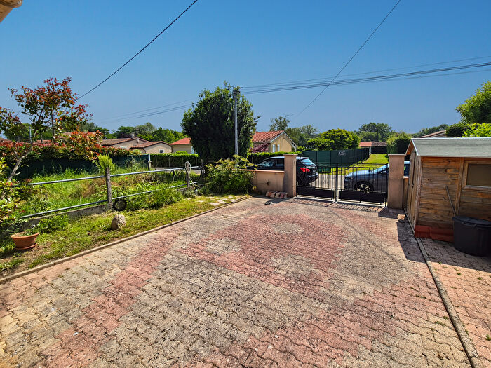 Maison à vendre - Mirande - 4 pièces - 3 chambres