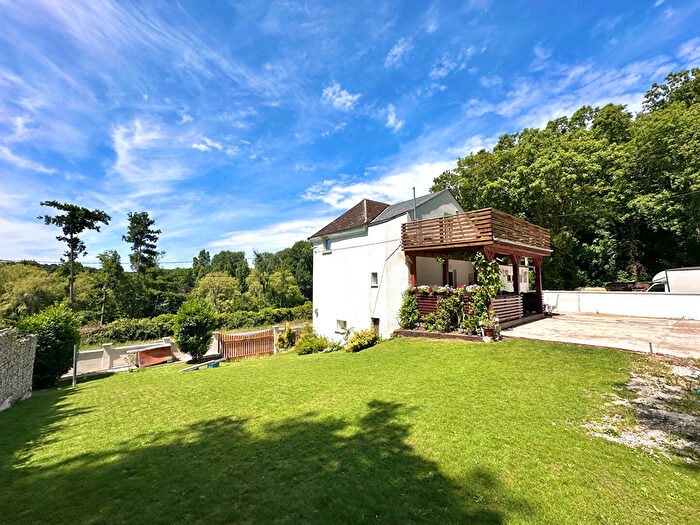Maison à vendre - Bagneaux-sur-Loing - 9 pièces - 5 chambres