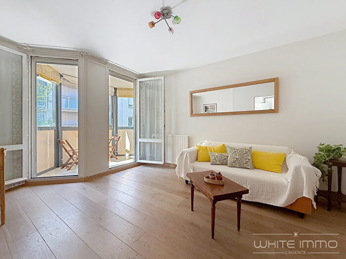 Francheville, Francheville Le Bas, Grandes-Terres, Le Chater : Appartement 2 pièces à vendre