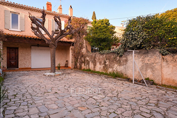 Maison à vendre - La Ciotat, Centre-ville - 3 pièces - 2 chambres