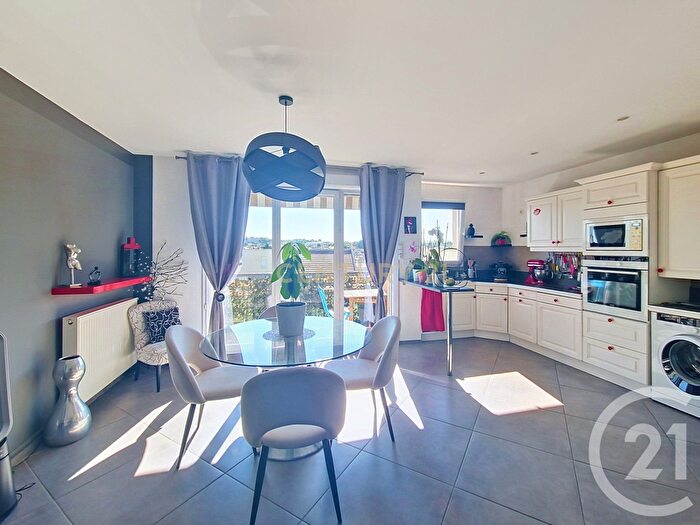 Villeneuve-le-Roi, Plateau Gare : Appartement 4 pièces à louer