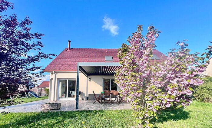 Maison 7 pièces à vendre à Norges-la-Ville