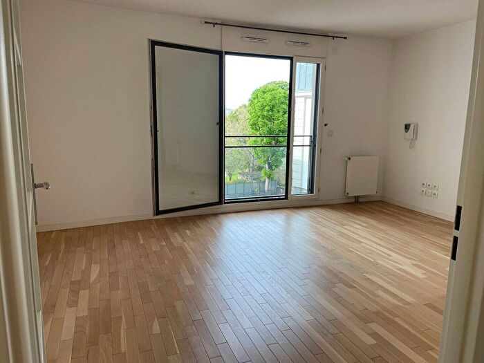 Bord de Seine-Les Martinets, Rueil-Malmaison : Appartement 1 pièce à louer