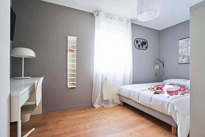 Appartement à louer - Clairmarais-Charles Arnould, Reims - 1 pièce