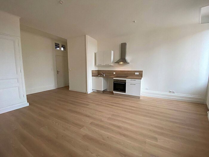 Appartement à louer - Gloriette-Meannes-Rural, Romans-sur-Isère - 3 pièces - 2 chambres