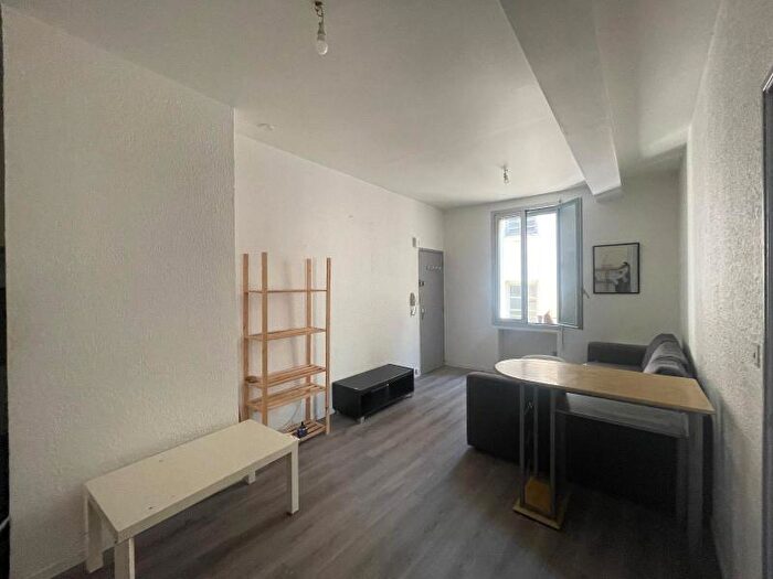 Appartement 2 pièces à louer - Nîmes, Ecusson, Arènes
