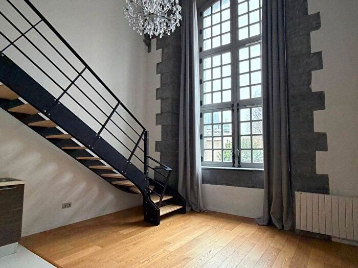 Appartement à louer - Centre-Neuf Bourg-Quesnoy-Delsaux-Musée-Cannoniers-Gare, Valenciennes - 2 pièces - 1 chambre