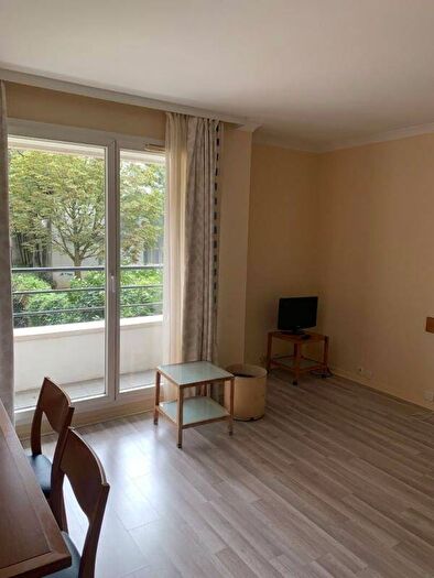 Appartement à louer - Buttes Chaumont, Paris ème - 3 pièces - 2 chambres