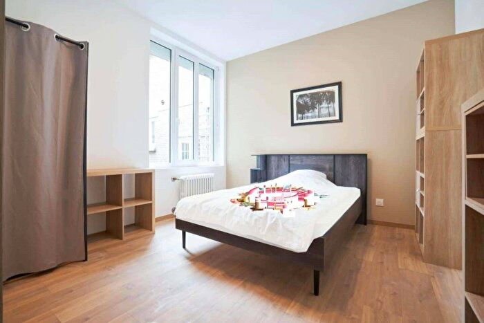 Appartement à louer - Centre Ville, Reims - 1 pièce