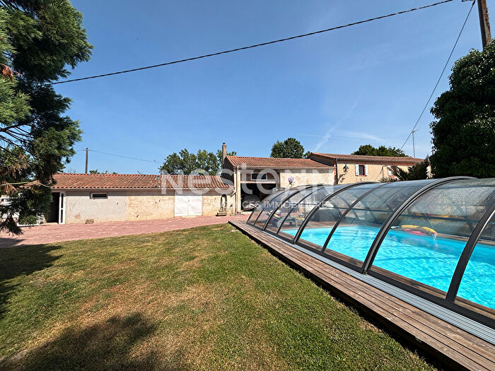 Maison à vendre - Massais - 9 pièces - 7 chambres