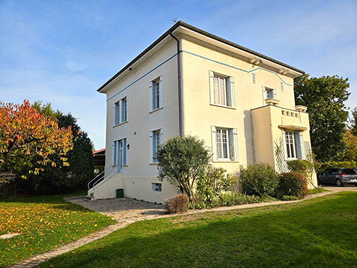 Maison à vendre - Bourgoin-Jallieu, Centre-ville, Pont Saint-Michel - 8 pièces - 6 chambres