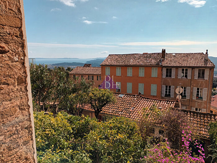 Appartement à vendre - Bormes-les-Mimosas, Centre-ville, Le Pin - 2 pièces - 1 chambre