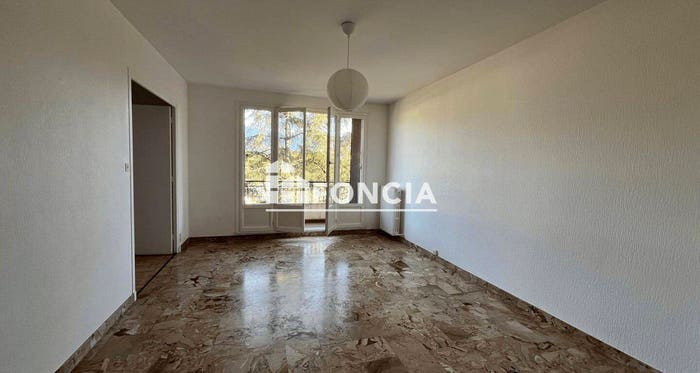 Ayguinards, Meylan - Appartement 4 pièces à louer