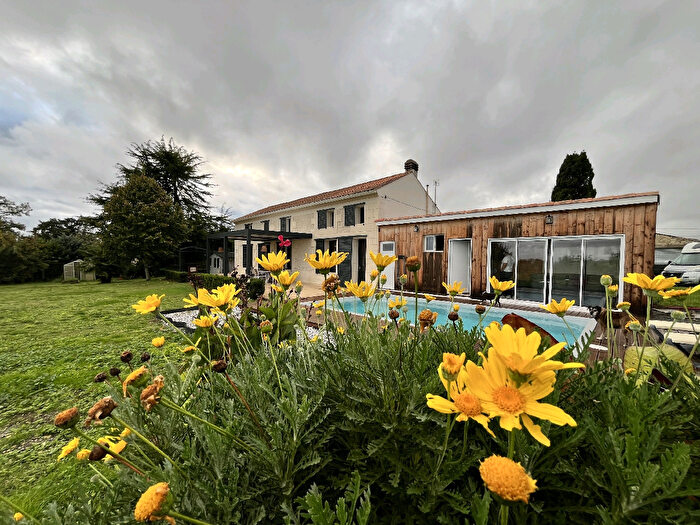 Maison à vendre - Meschers-sur-Gironde - 9 pièces - 3 chambres