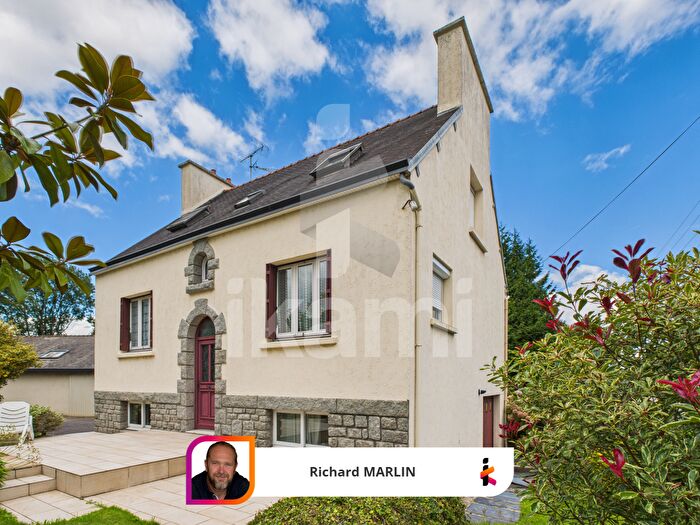 Maison à vendre - Châteauneuf-du-Faou - 8 pièces - 4 chambres
