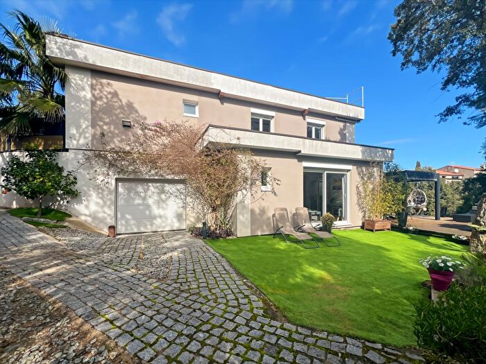 Maison à vendre - Fréjus, Saint-Aygulf - 7 pièces - 6 chambres