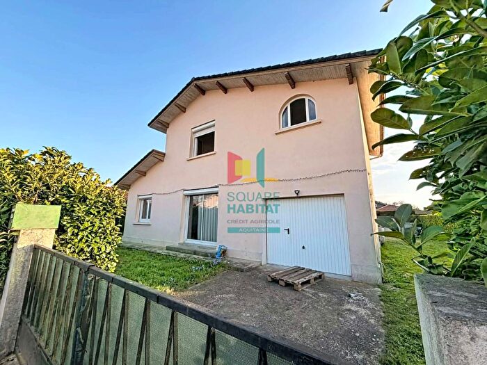 Appartement à louer - Saint-Pierre-du-Mont - 5 pièces - 4 chambres