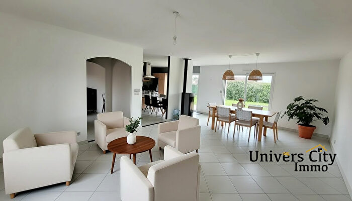 Maison à vendre - La Ferrière - 8 pièces - 5 chambres