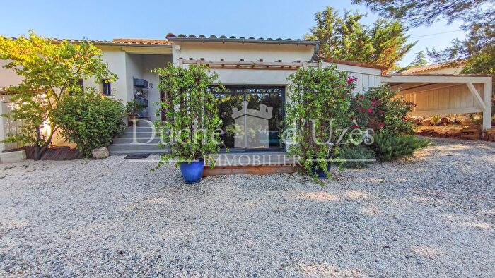 Maison 5 pièces à Uzès, à vendre