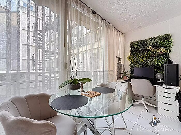 Appartement à vendre - Cannes, Centre-ville - 1 pièce