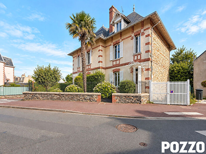 Granville, Centre-ville : Maison 9 pièces à vendre