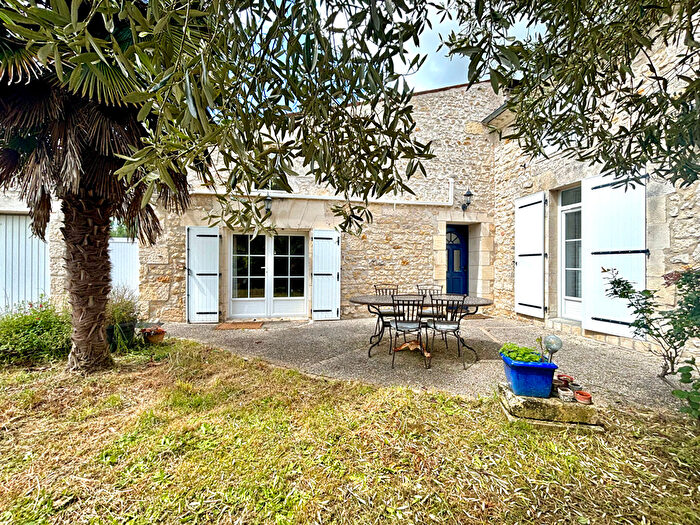 Maison à vendre - Tesson - 6 pièces - 5 chambres