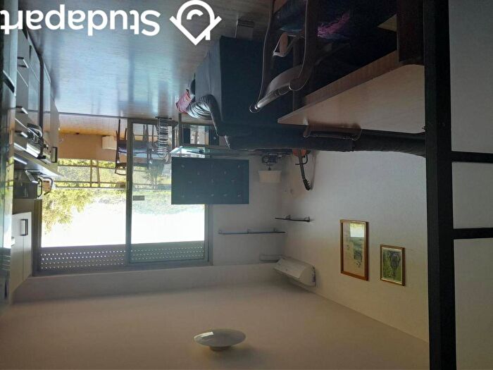 Appartement à louer - Les Groules-Les Breguieres, Antibes - 1 pièce - 3 chambres