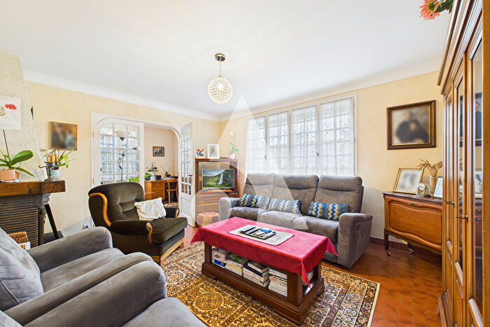 Maison à vendre - La Roche-sur-Yon, Le Bourg sous la Roche - 6 pièces - 3 chambres