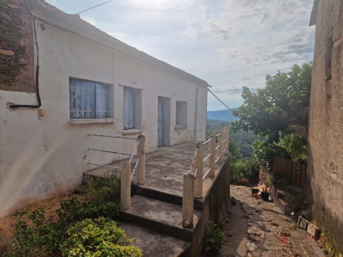 Maison 4 pièces à Combes, à vendre