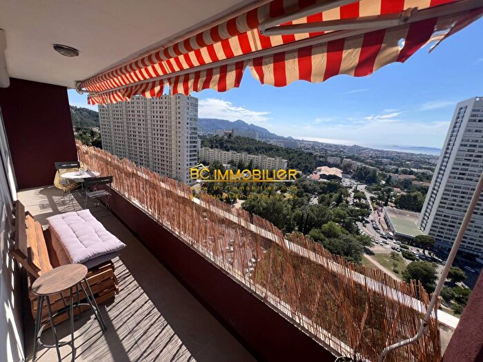 Appartement à louer - Marseille ème arrondissement - 3 pièces - 2 chambres