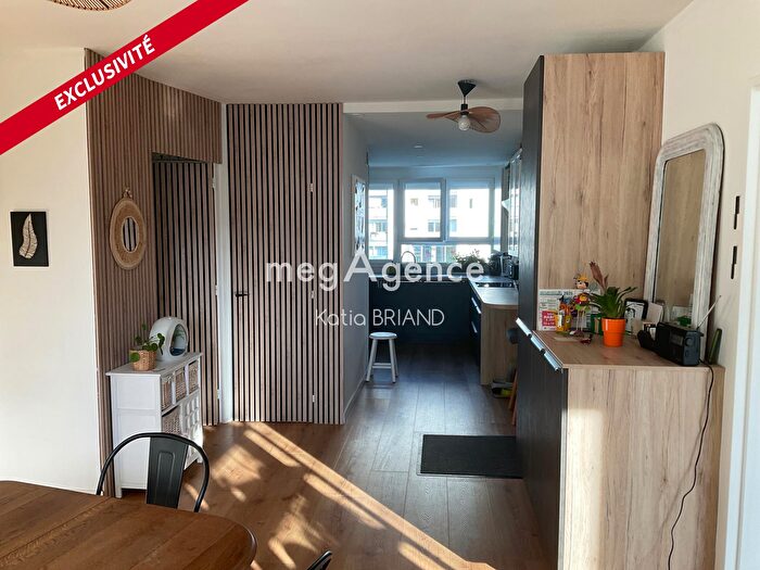 Laval, Pavement : Appartement 4 pièces à vendre