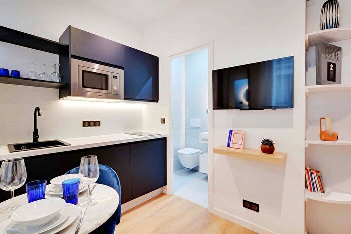 Appartement à louer - Hoche-Friedland, Paris ème arrondissement - 1 pièce