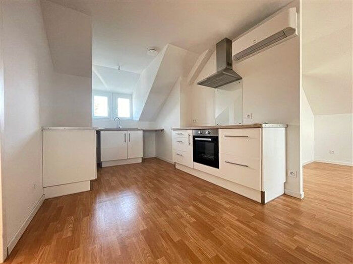 Appartement à louer - Brive-la-Gaillarde, Pont de La Bouvie, Gaubre, Estavel, Tujac - 3 pièces - 2 chambres
