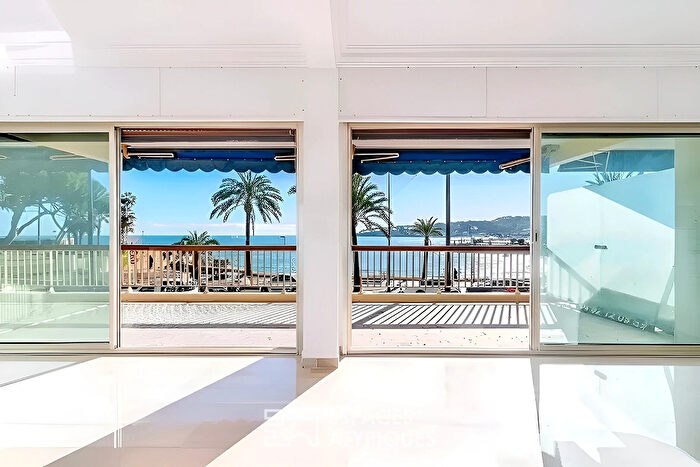 Appartement à vendre - Antibes, Juan-les-Pins, Le Cap - 3 pièces - 2 chambres