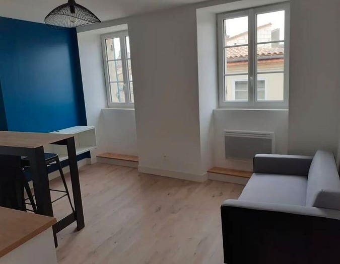 Appartement 2 pièces à louer à Bourg