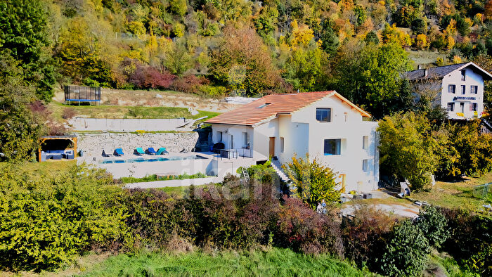 Maison à vendre - Aigueblanche - 8 pièces - 6 chambres