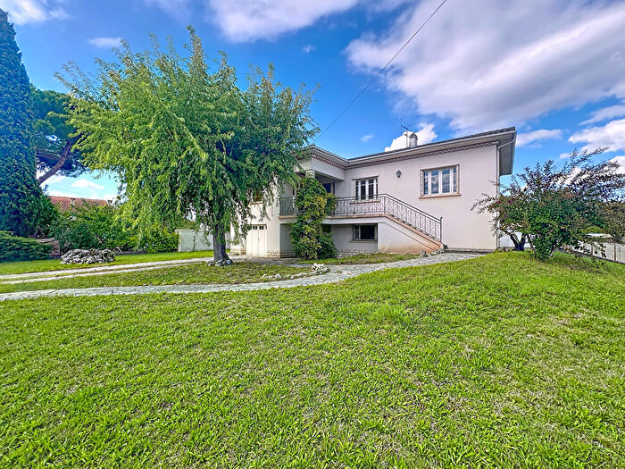 Maison 7 pièces à Villeneuve-sur-Lot, Eysses, à vendre