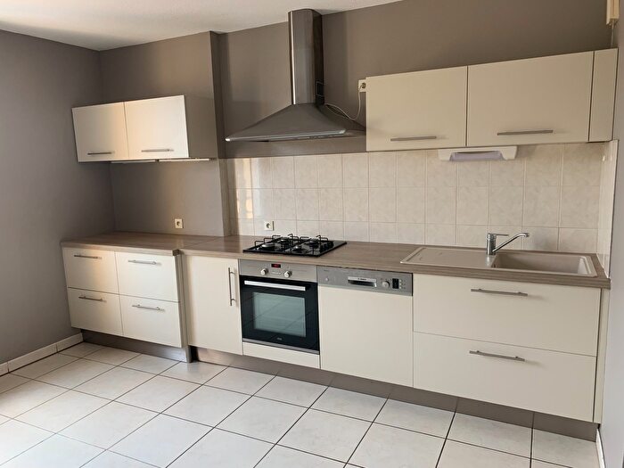 Appartement à louer - Brive-la-Gaillarde - 5 pièces - 4 chambres