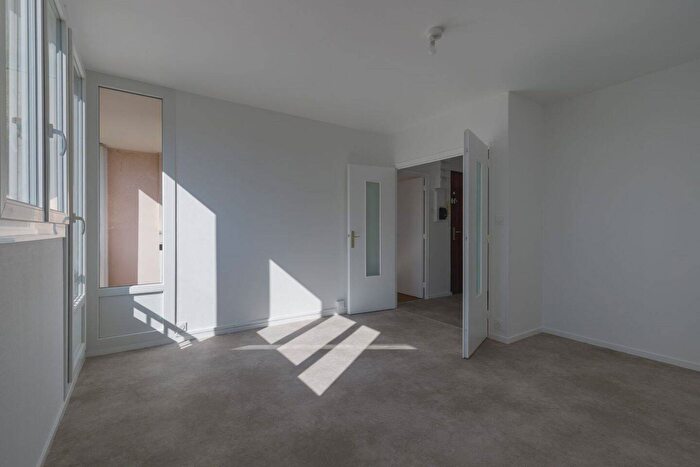 Appartement à louer - Allies-Clos dOr, Grenoble - 4 pièces - 3 chambres