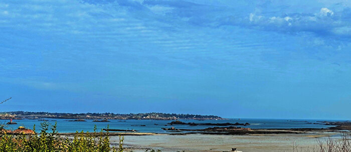 Maison à vendre - Ploubazlanec - 5 pièces - 4 chambres