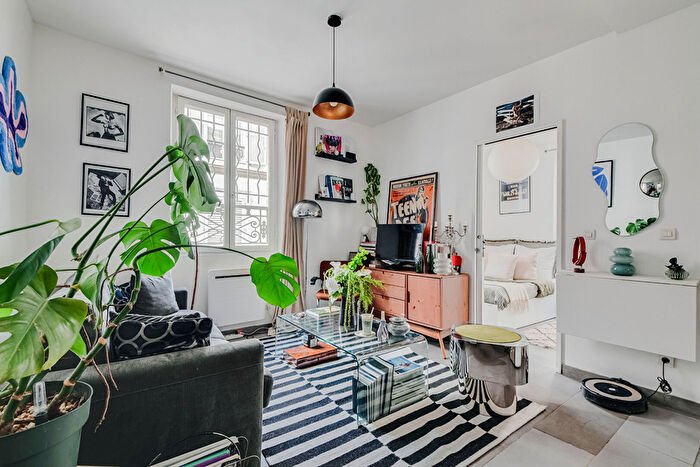 Appartement à vendre - Paris e , Belleville, Saint-Maur - 2 pièces - 1 chambre