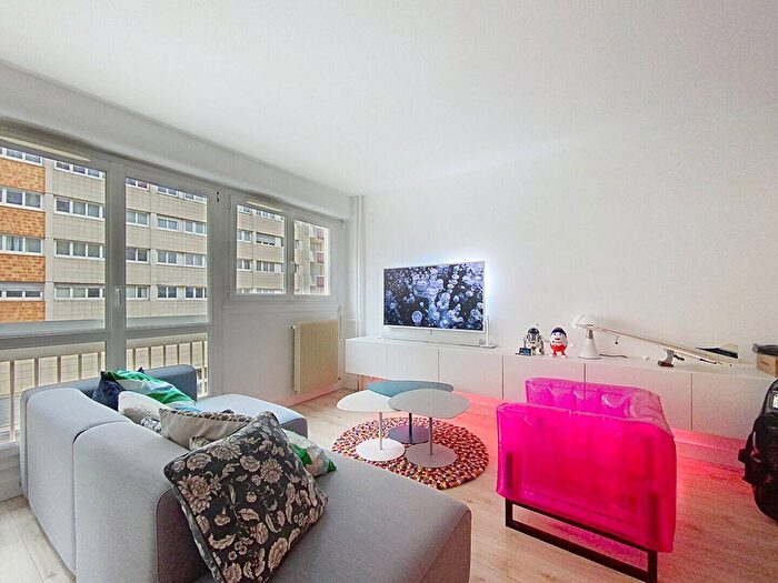 Appartement à louer - Alleray Procession, Paris ème - 3 pièces - 2 chambres