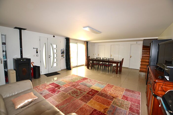 Maison à vendre - Gagny, Plateau, Franceville - 6 pièces - 5 chambres