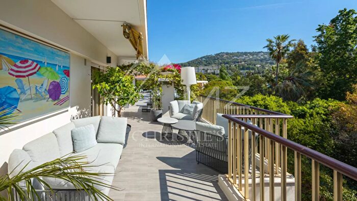 Appartement 4 pièces à vendre - Cannes, Californie Pezou